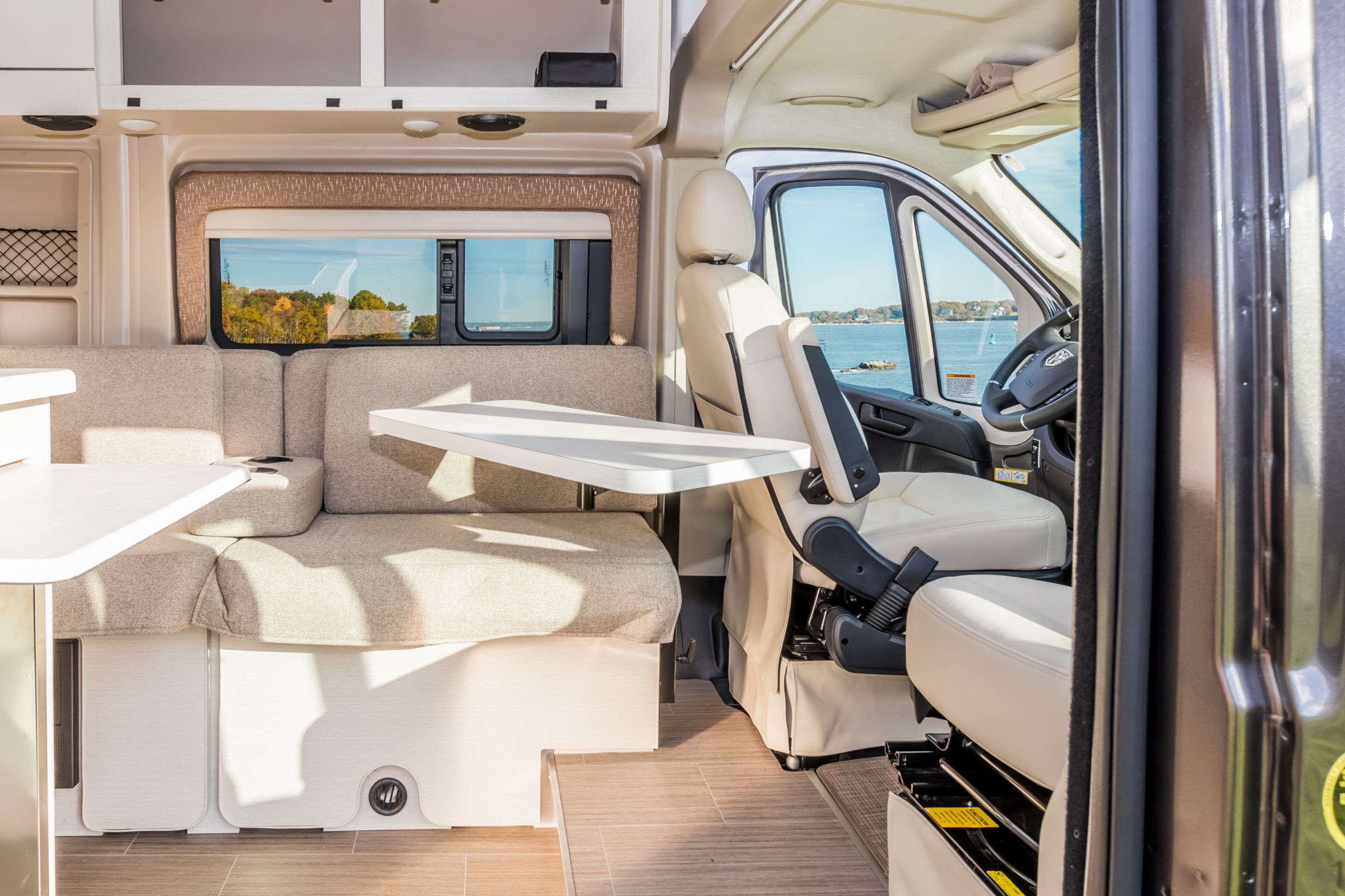 2022 Thor Motor Coach Rize 18M - National Vehicle