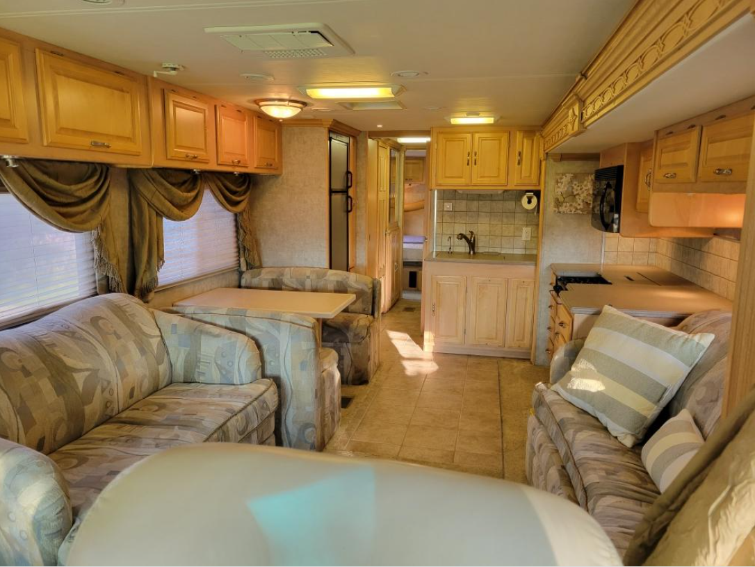 2006 Coachmen Cross Country SE 372DS - National Vehicle