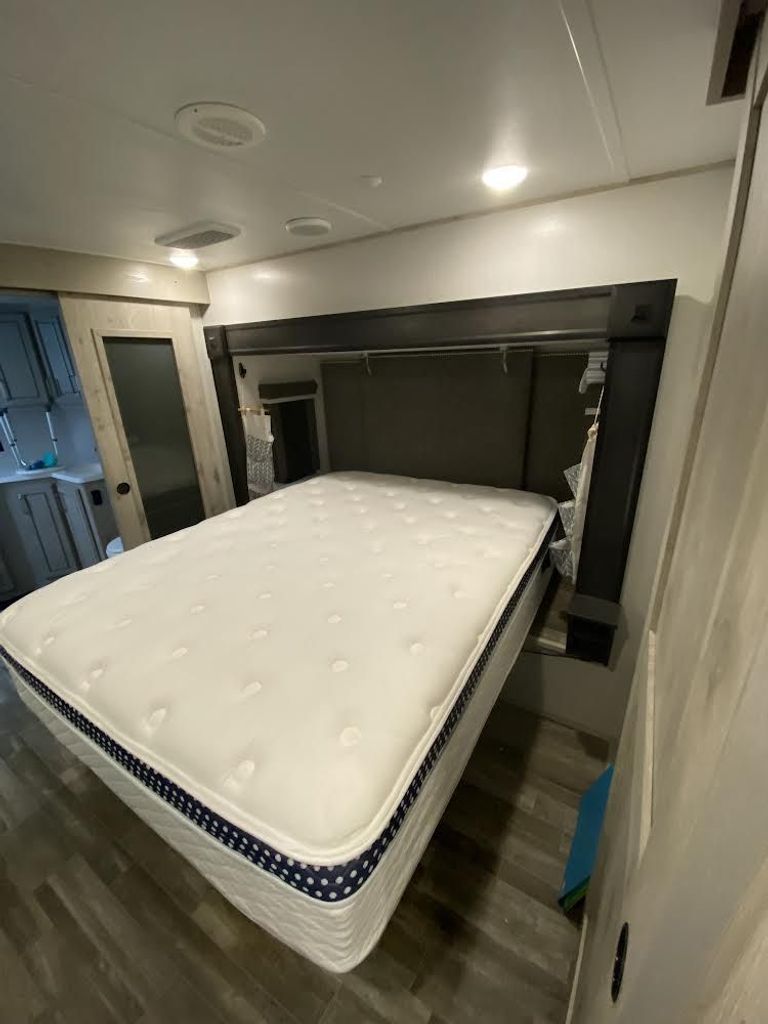 2021 Keystone Alpine 3700FL - National Vehicle