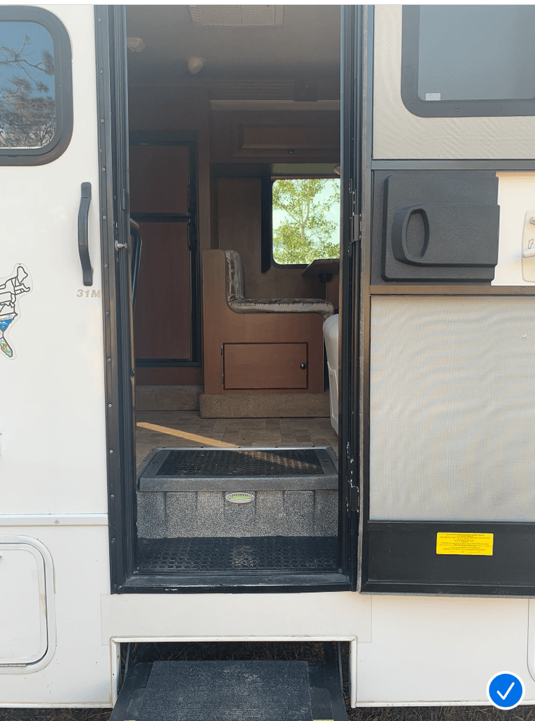 2012 Fleetwood Tioga Ranger 31M - National Vehicle