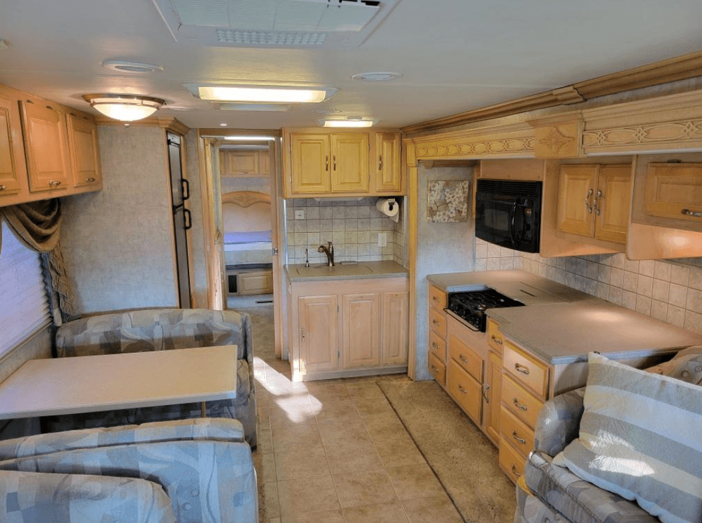 2006 Coachmen Cross Country SE 372DS - National Vehicle