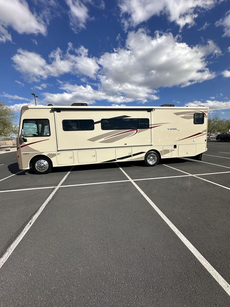 2016 Winnebago Vista LX 35F - National Vehicle