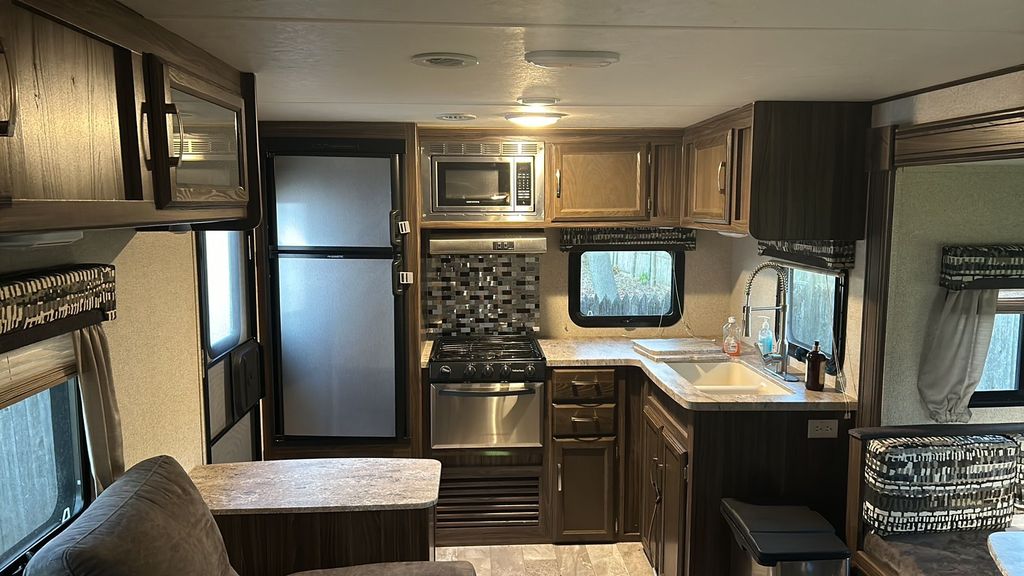 2018 Coachmen Apex 267RKS - National Vehicle