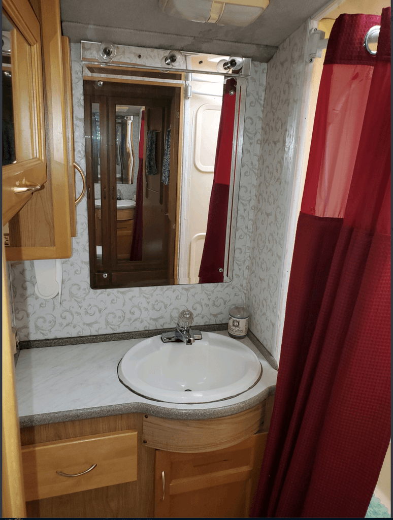 1999 Fleetwood Southwind 32V - National Vehicle