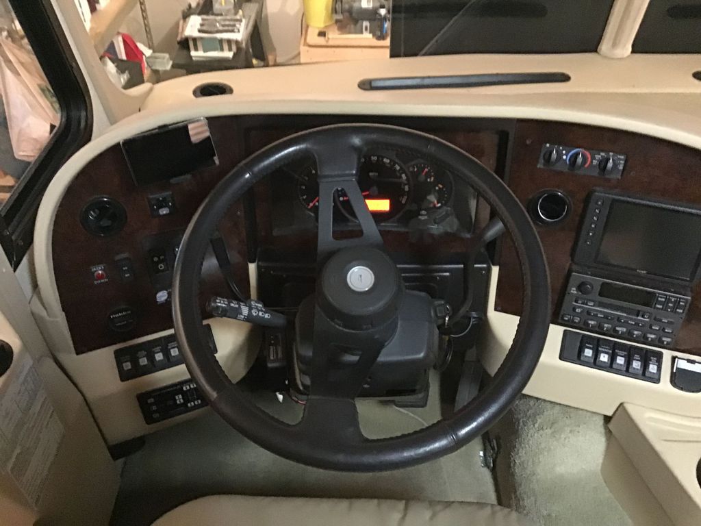 2003 Triple E Commander 3511GB - National Vehicle