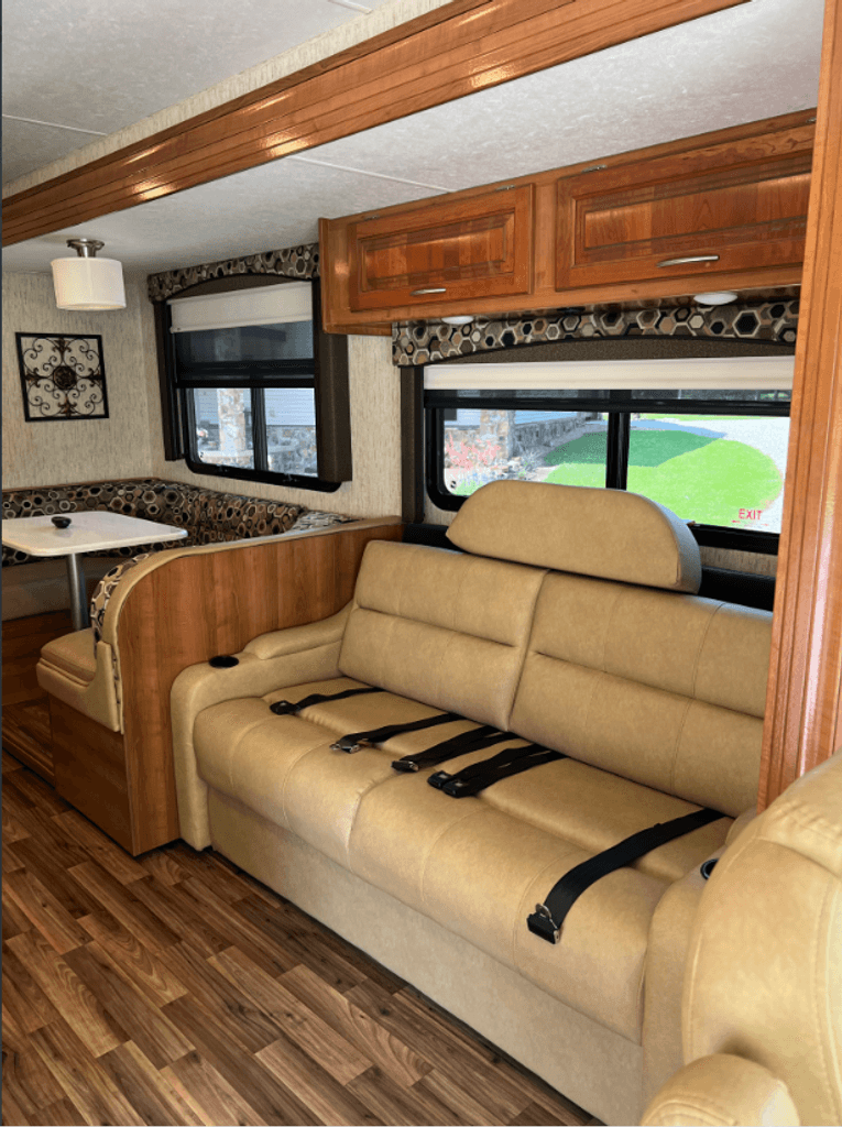 2018 Coachmen Mirada 35KB - National Vehicle