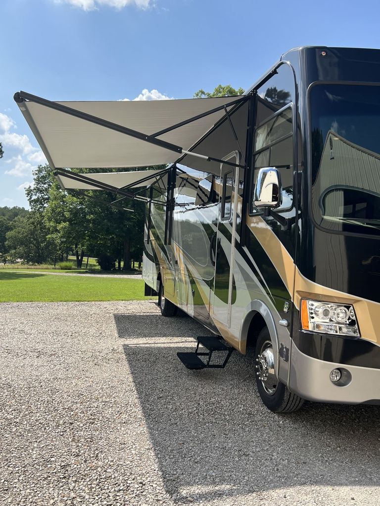 2018 Coachmen Mirada 35KB - National Vehicle
