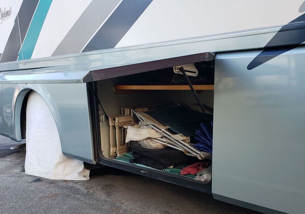 2000 Monaco Diplomat 38D - National Vehicle