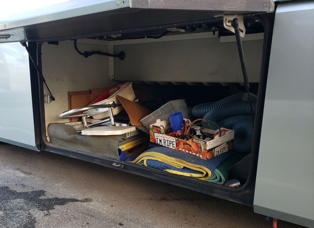 2000 Monaco Diplomat 38D - National Vehicle