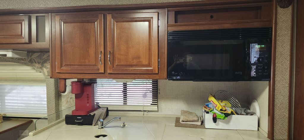 2006 Fleetwood Bounder 34H - National Vehicle