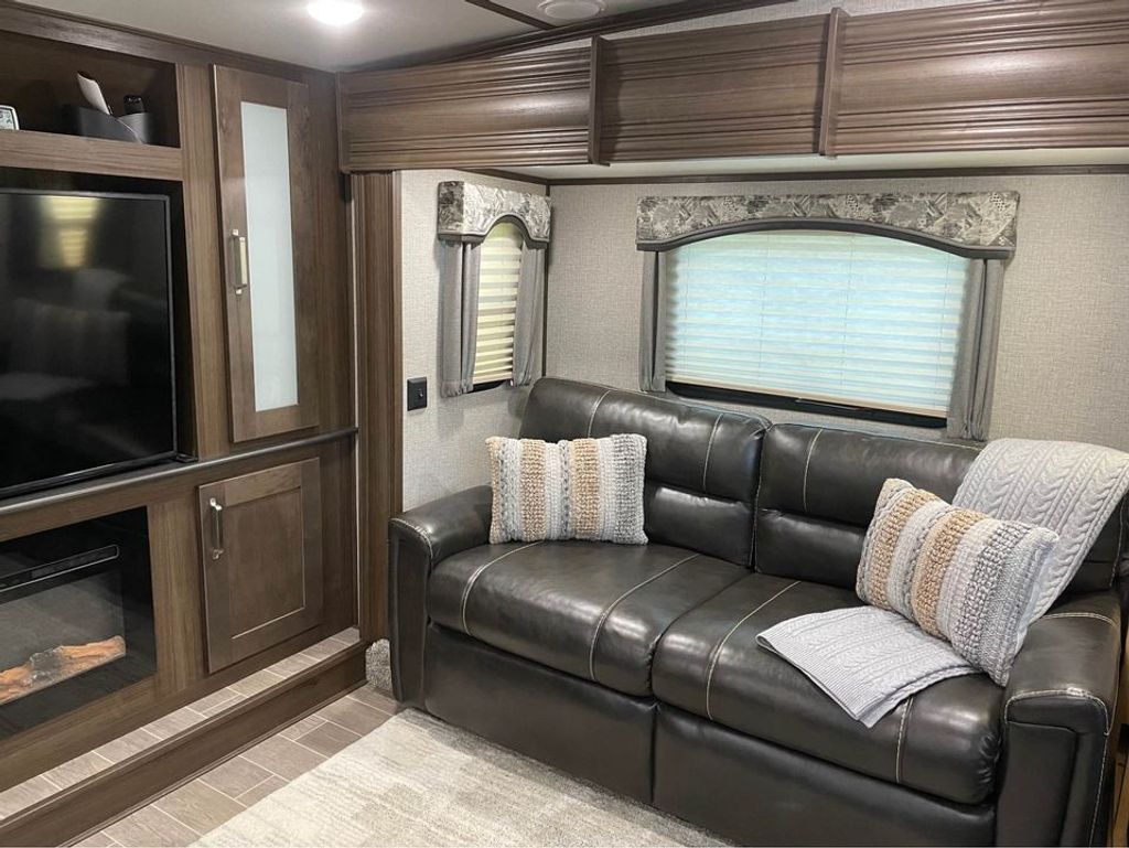 2020 Keystone Laredo 353FL - National Vehicle