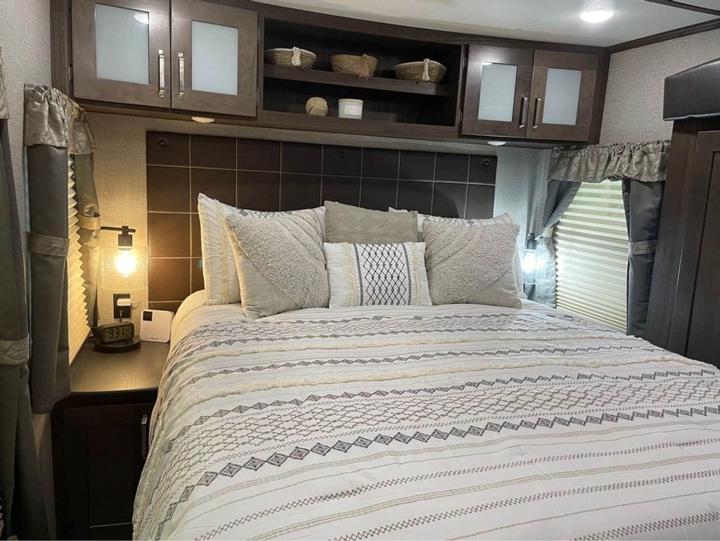 2020 Keystone Laredo 353FL - National Vehicle