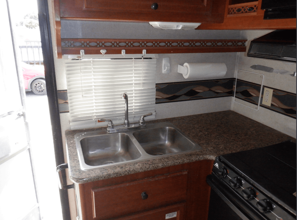 2010 Fleetwood Tioga Ranger 31M - National Vehicle