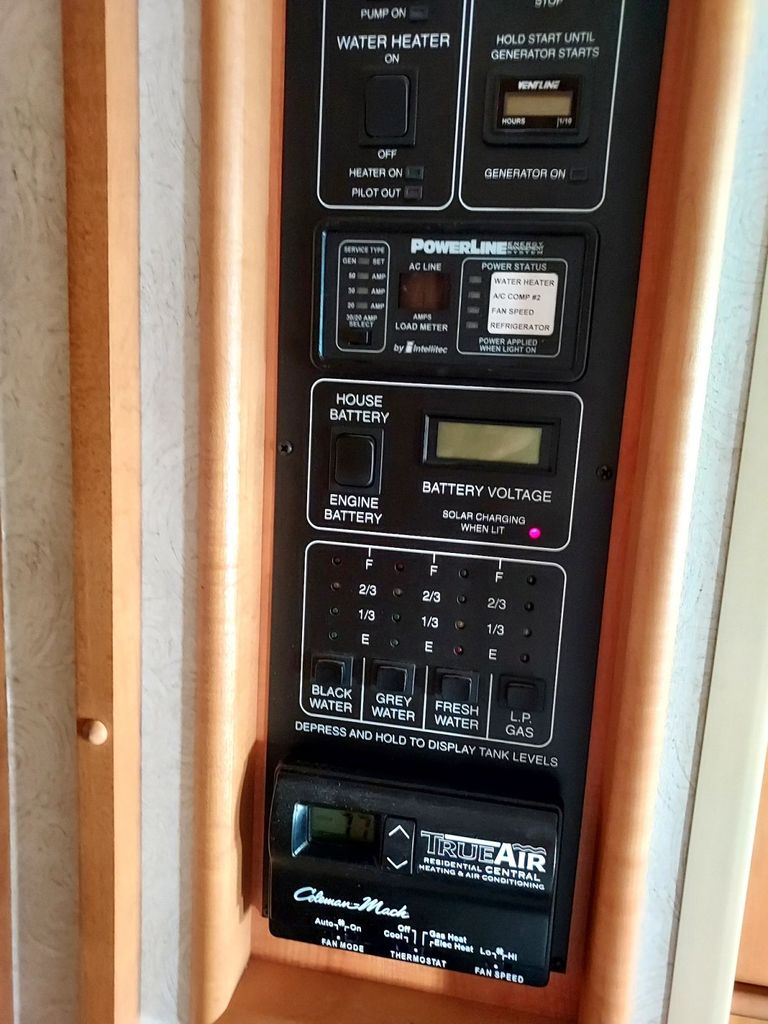 2005 Winnebago Adventurer 33V - National Vehicle