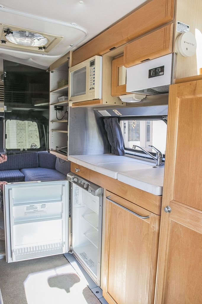 2004 Roadtrek Popular 190 - National Vehicle