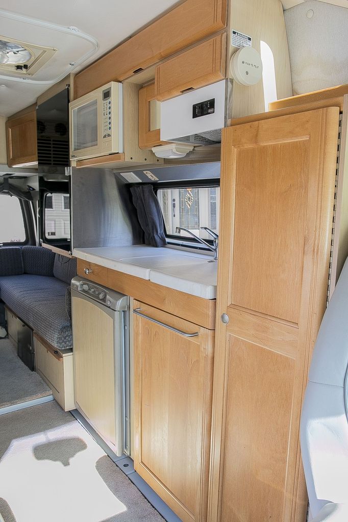 2004 Roadtrek Popular 190 - National Vehicle