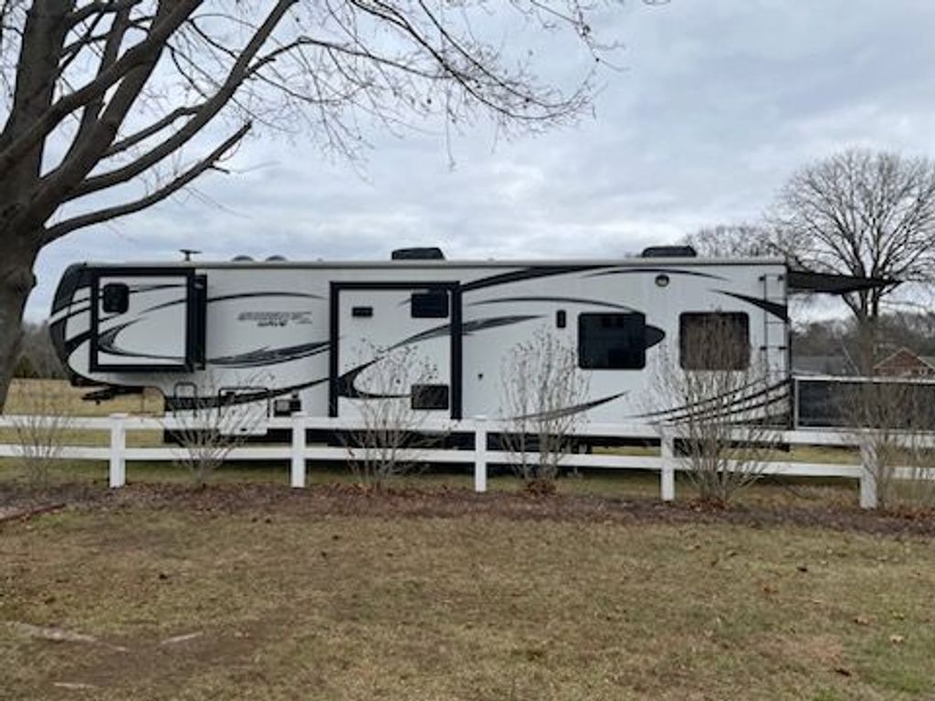 2017 Jayco Seismic Wave 355W - National Vehicle
