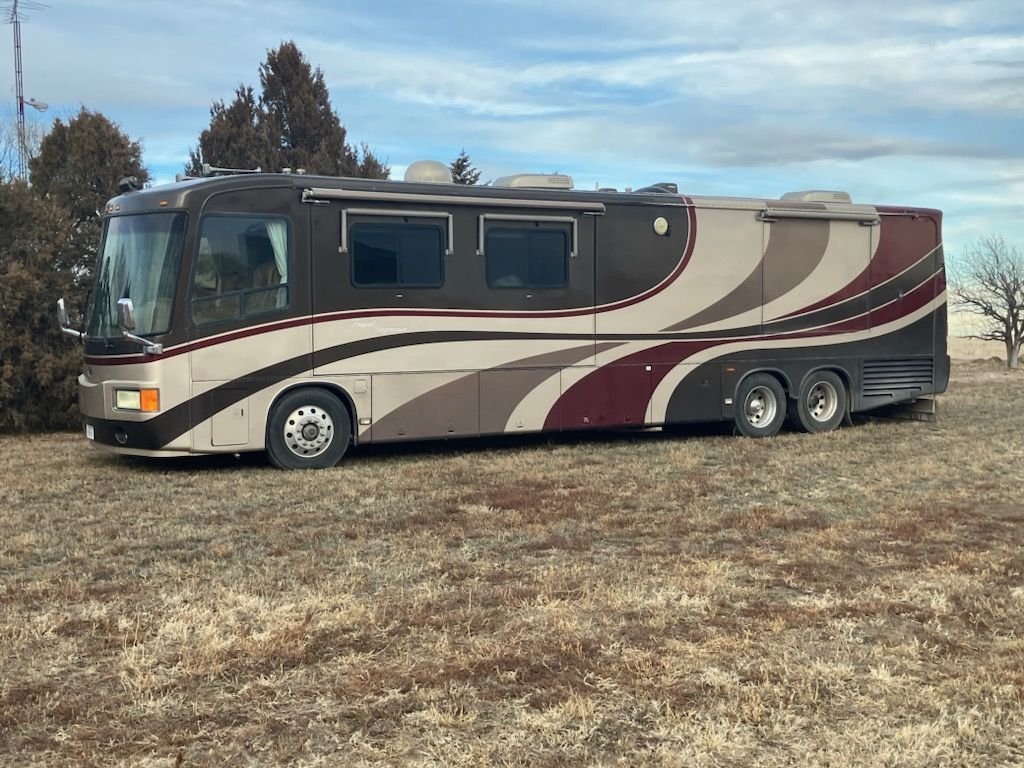 2005 Travel Supreme Motorhome 42DS04 - National Vehicle