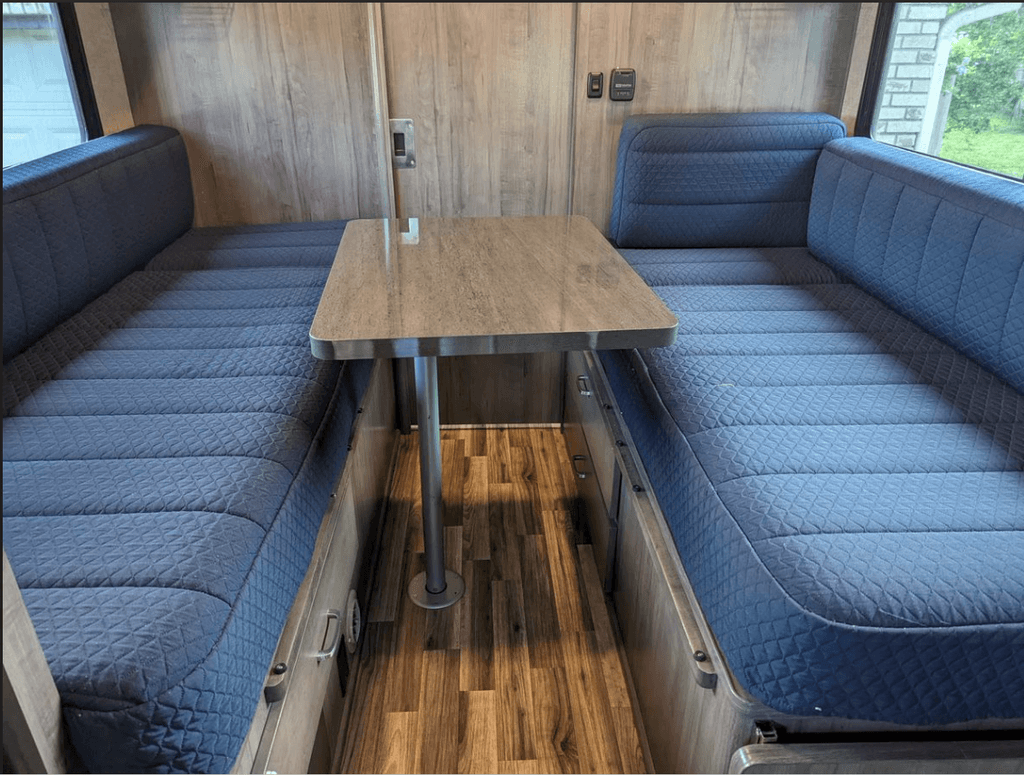 2017 Winnebago Fuse 23A - National Vehicle