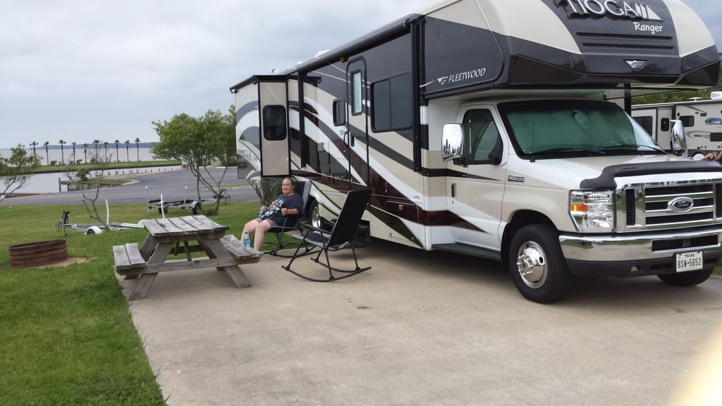 2013 Fleetwood Tioga Ranger 31M - National Vehicle