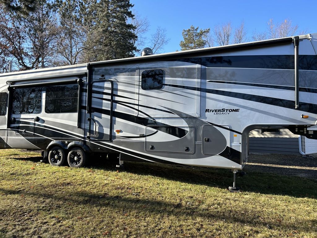 2022 Riverstone Legacy 39rkfb