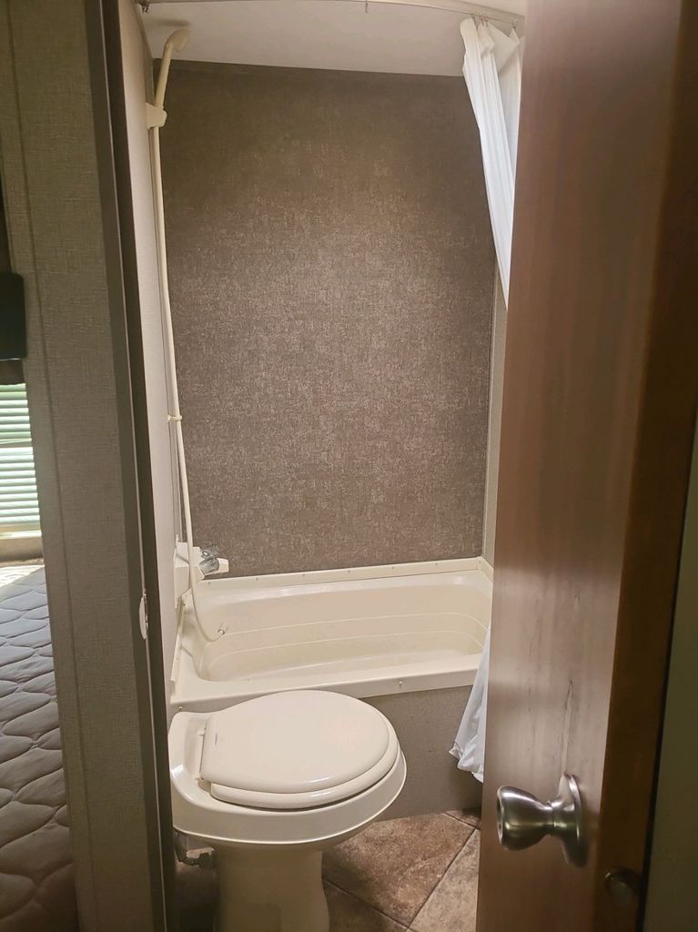 2018 Keystone Summerland Mini 1850FL - National Vehicle