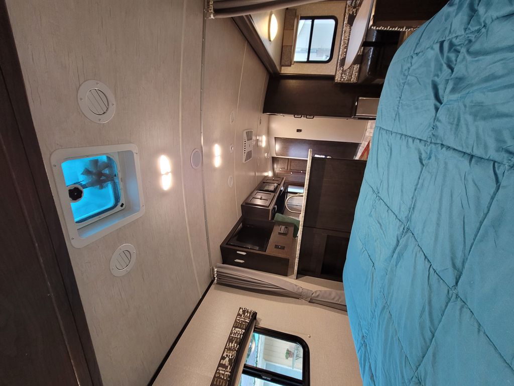 2018 Cruiser RV Shadow Cruiser 225RBS - National Vehicle