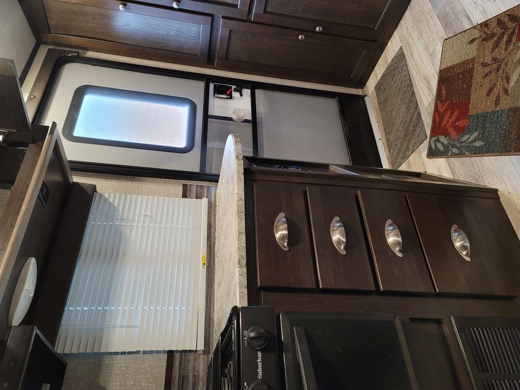 2018 Cruiser RV Shadow Cruiser 225RBS - National Vehicle