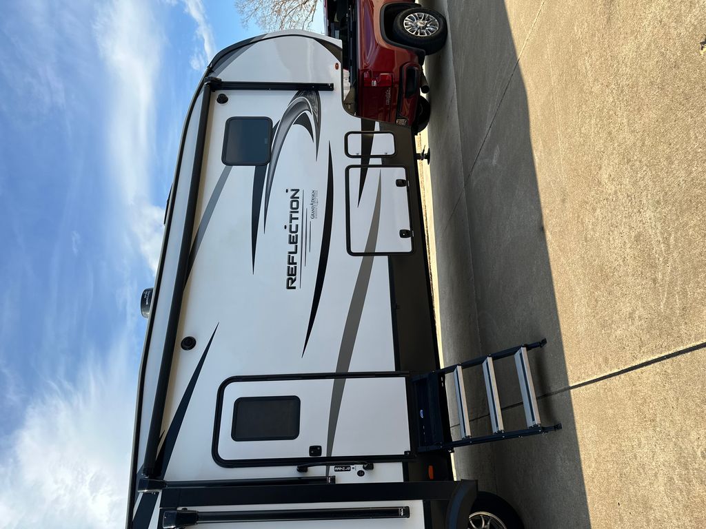 2021 Grand Design Reflection 337RLS - National Vehicle
