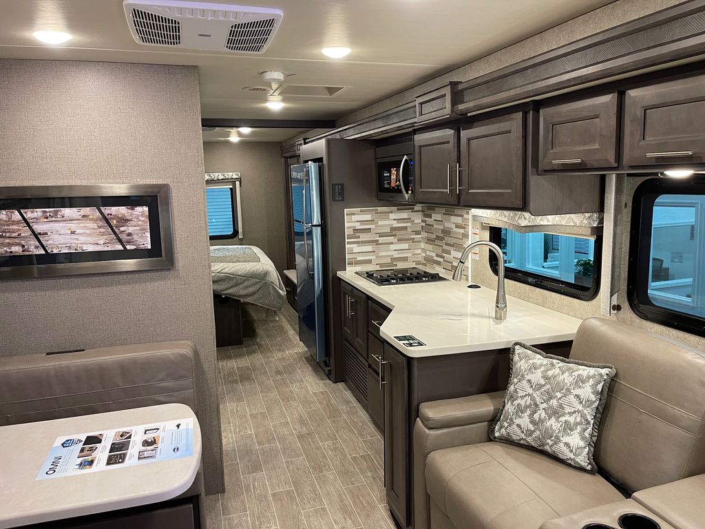 2021 Thor Motor Coach Omni SV34 4X4 - National Vehicle