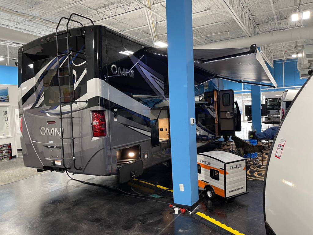 2021 Thor Motor Coach Omni SV34 4X4 - National Vehicle