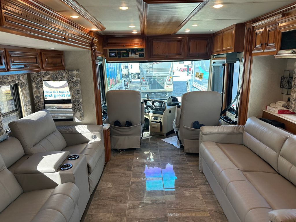 2018 Newmar Dutch Star 4018 - National Vehicle