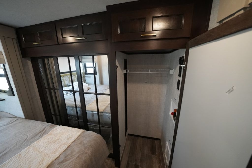 2022 Palomino River Ranch 392MB - National Vehicle