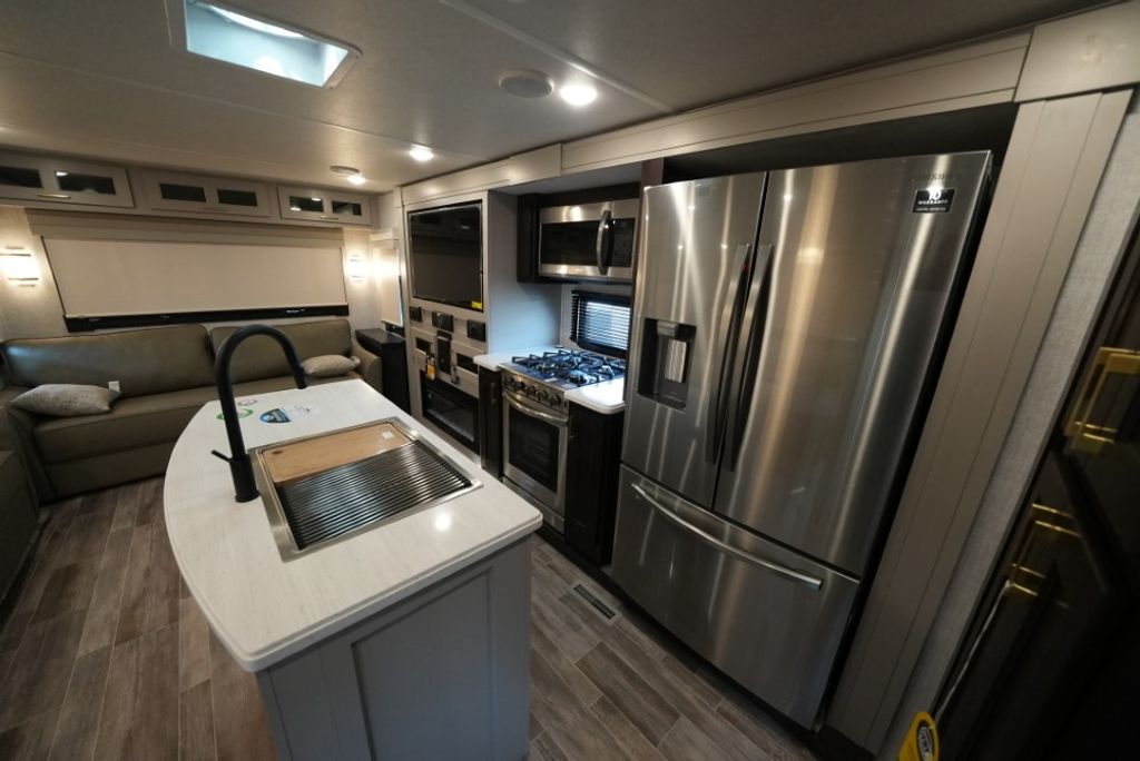 2022 Palomino River Ranch 392MB - National Vehicle