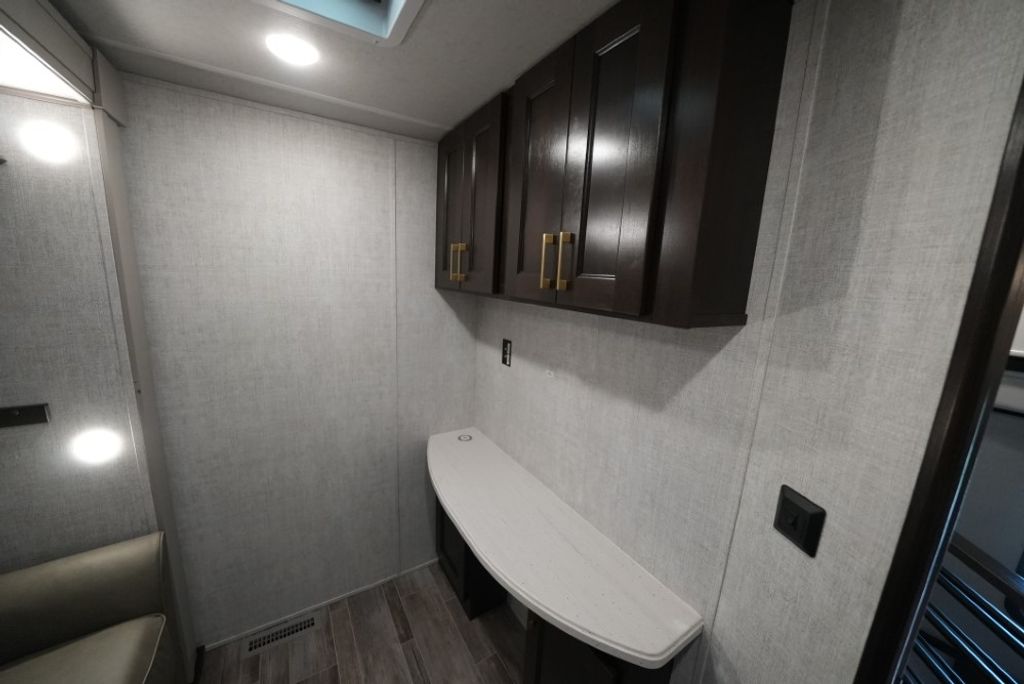 2022 Palomino River Ranch 392MB - National Vehicle