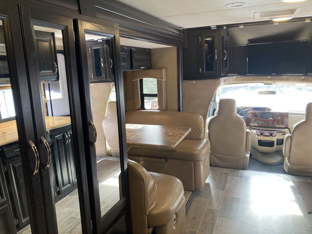 2018 Nexus Viper 25V - National Vehicle