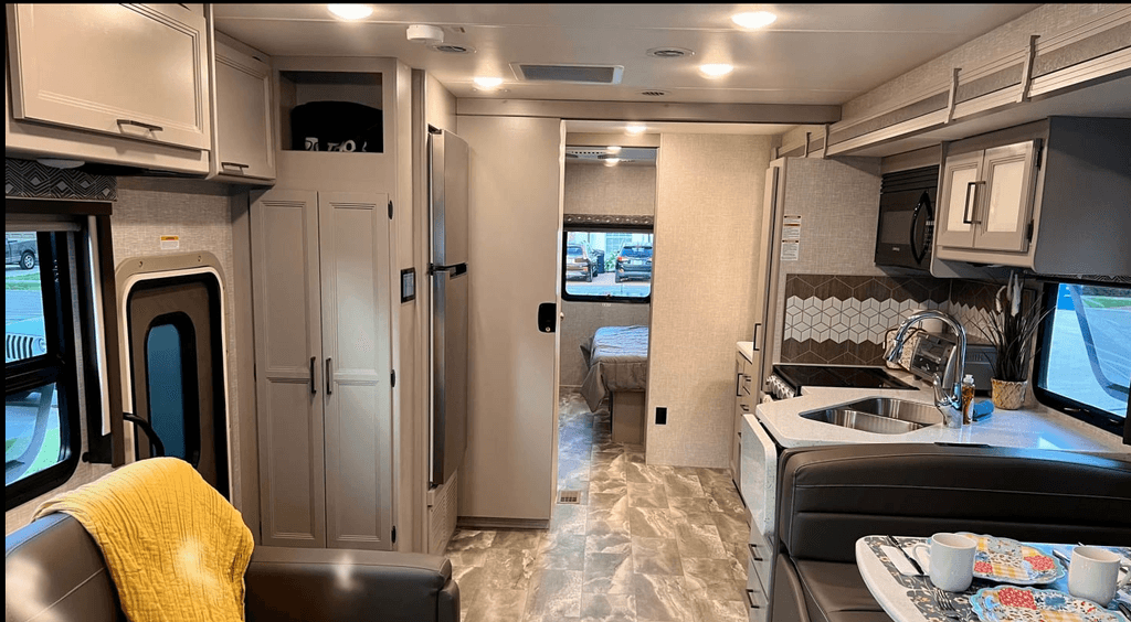 2022 Thor Motor Coach Windsport 31C - National Vehicle