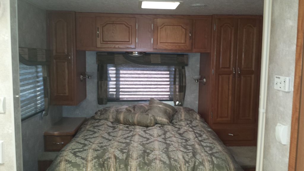2005 Coachmen Leprechaun 317KS - National Vehicle