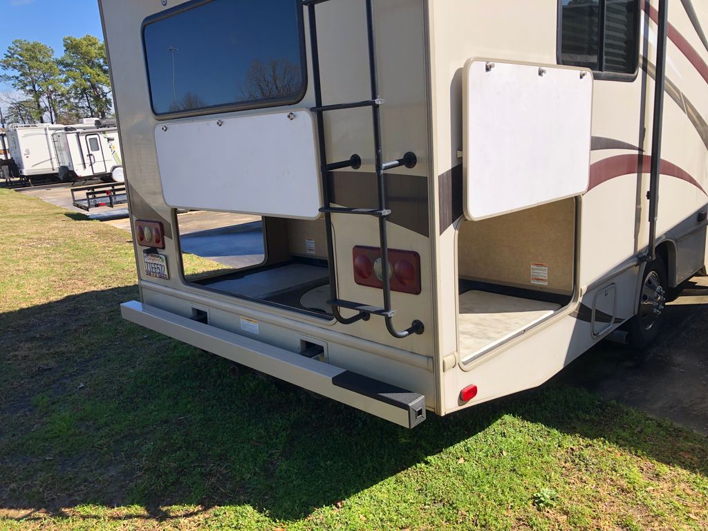 2017 Thor Motor Coach Four Winds 28Z - National Vehicle