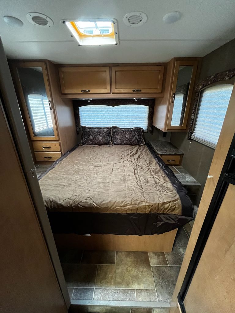 2017 Thor Motor Coach Four Winds 28Z - National Vehicle