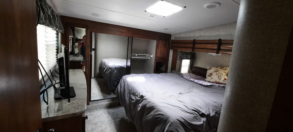 2015 Keystone Sprinter 269FWRLS - National Vehicle