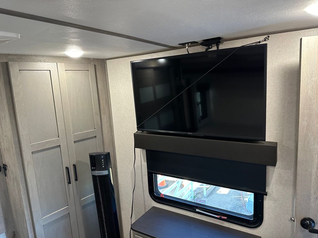 2021 Keystone Raptor 352 - National Vehicle