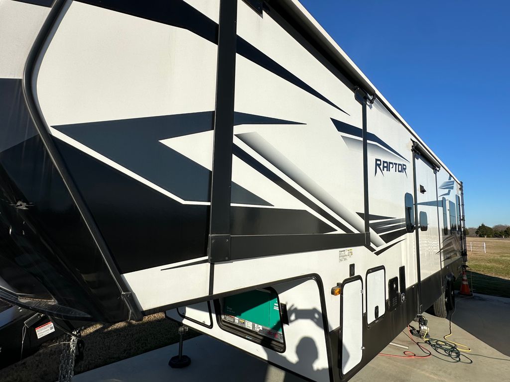 2021 Keystone Raptor 352 - National Vehicle