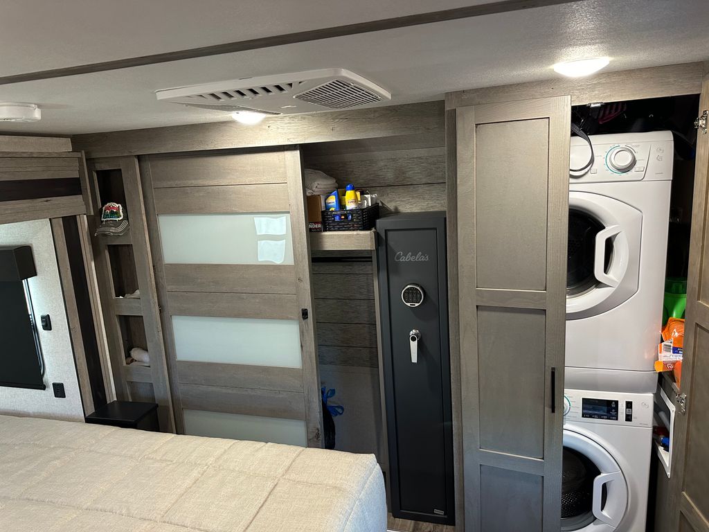 2021 Keystone Raptor 352 - National Vehicle