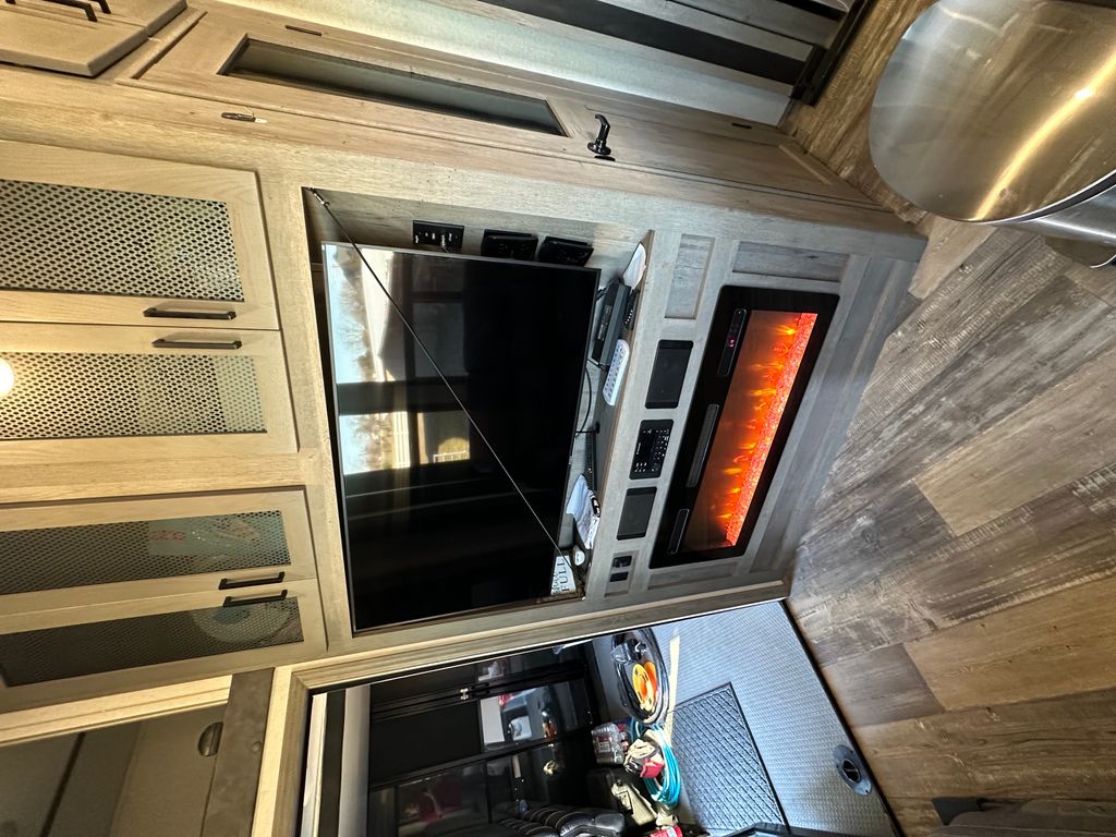 2021 Keystone Raptor 352 - National Vehicle