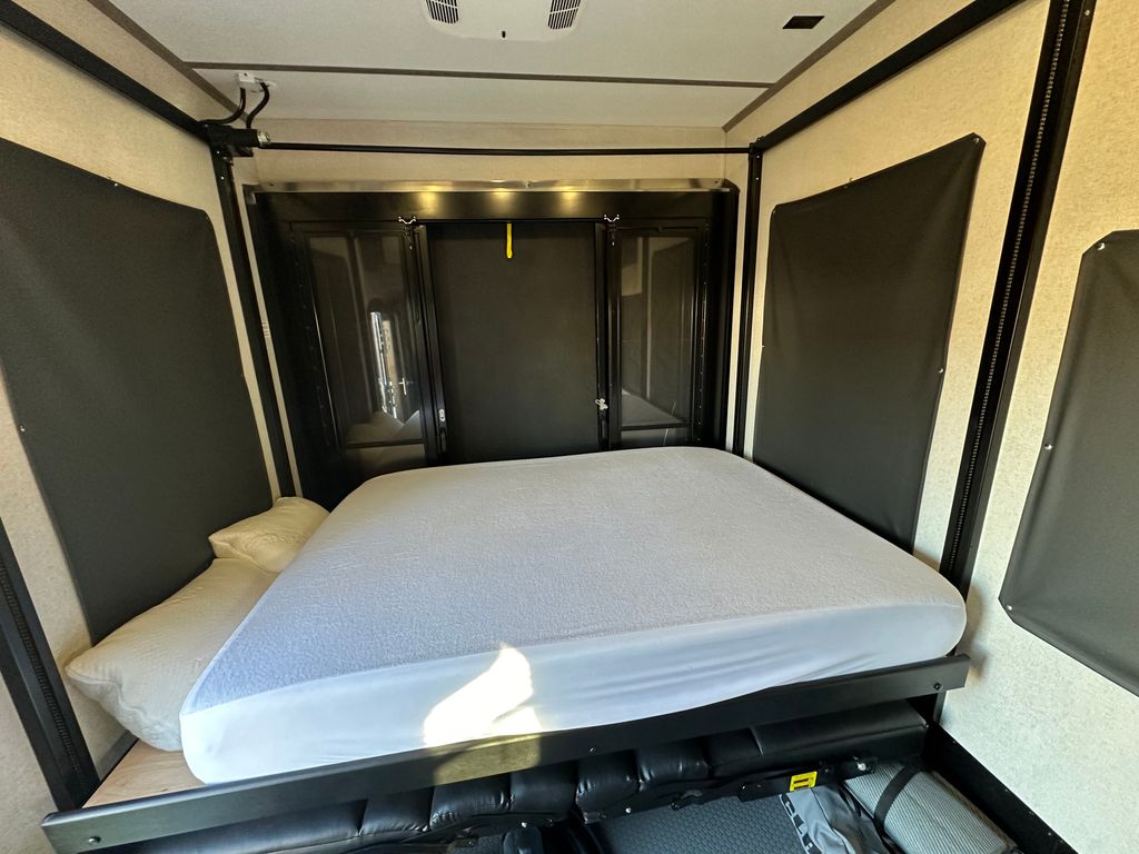 2021 Keystone Raptor 352 - National Vehicle