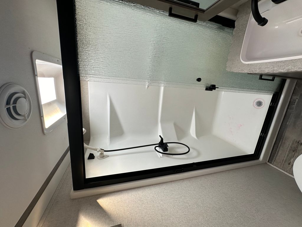 2021 Keystone Raptor 352 - National Vehicle