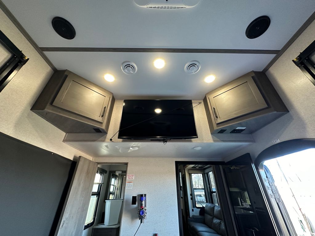 2021 Keystone Raptor 352 - National Vehicle