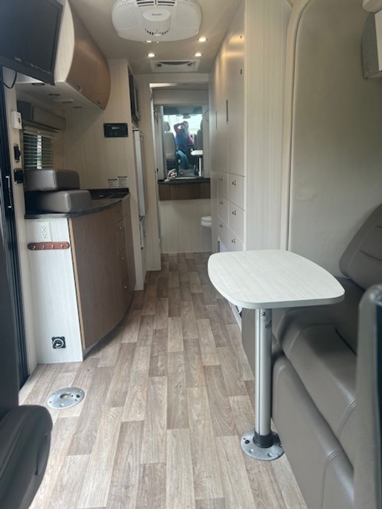 2013 Leisure Travel Van Free Spirit SS - National Vehicle