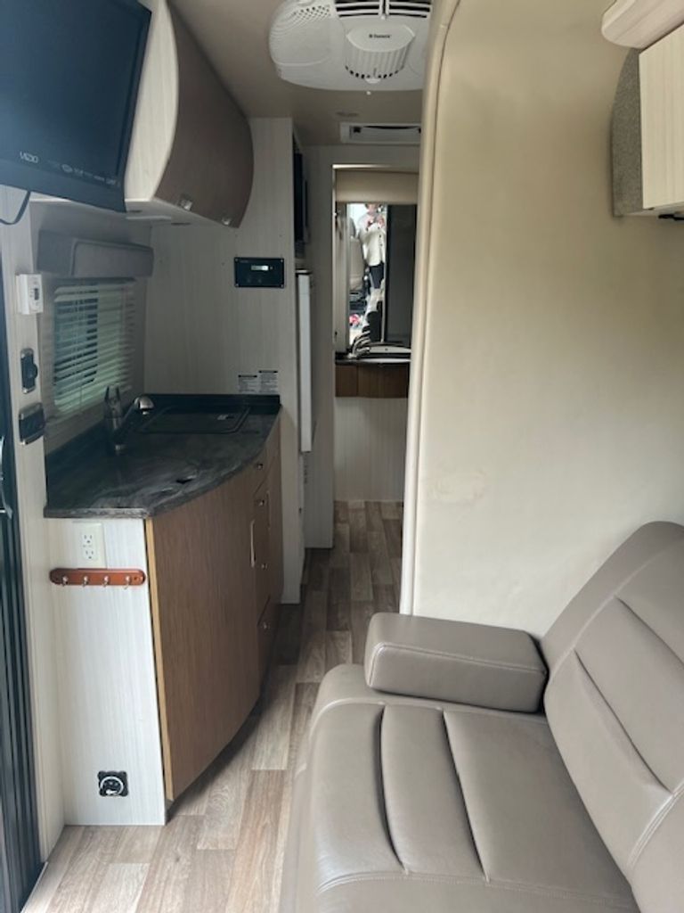 2013 Leisure Travel Van Free Spirit SS - National Vehicle